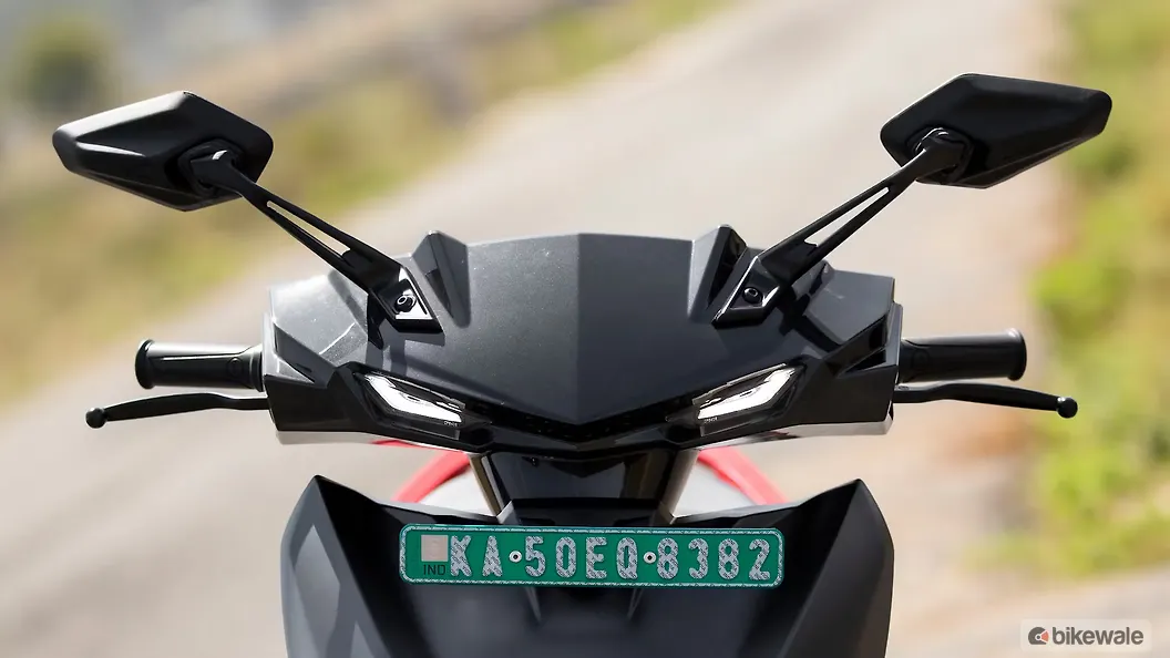 Simple Energy One Handlebar Assembly Image – BikeWale