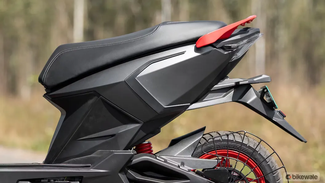 Simple Energy One Left Side Body Panel Image – BikeWale