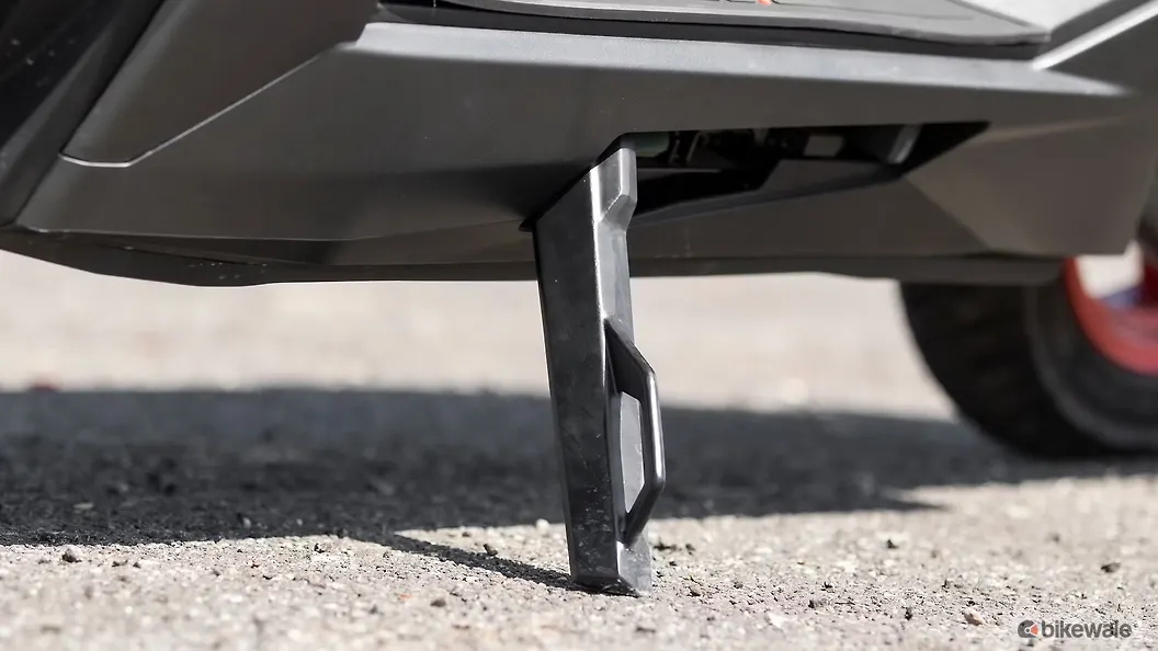 Simple Energy One Underseat Storage Image – BikeWale