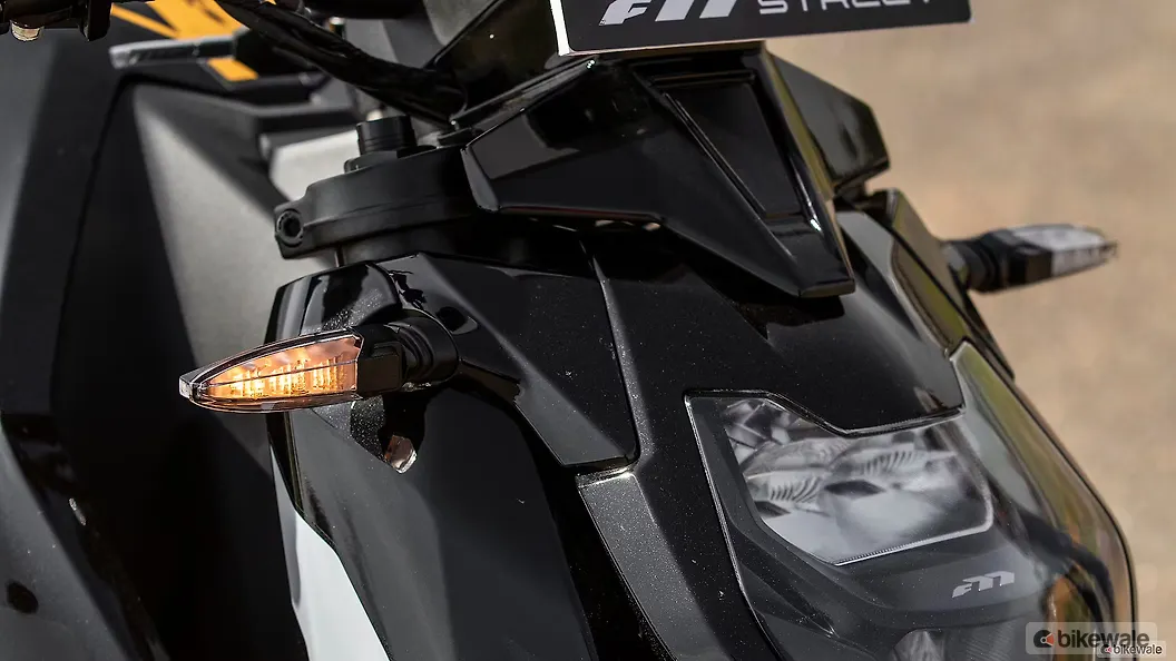 Ultraviolette F77 SuperStreet Right Side View Image – BikeWale