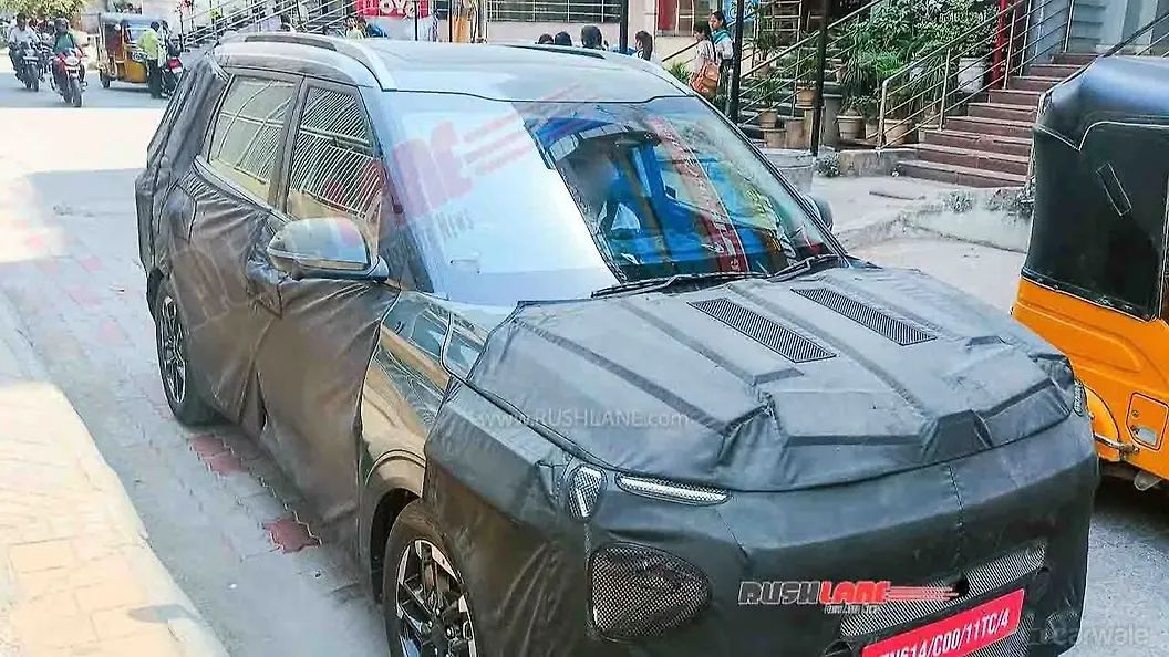 Carens Clavis Left Side View Image, Carens Clavis Photos in India - CarWale