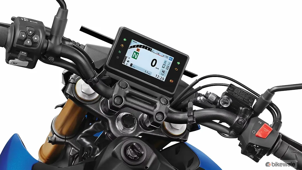 Honda Hornet 2.0 Right Side View Image – BikeWale