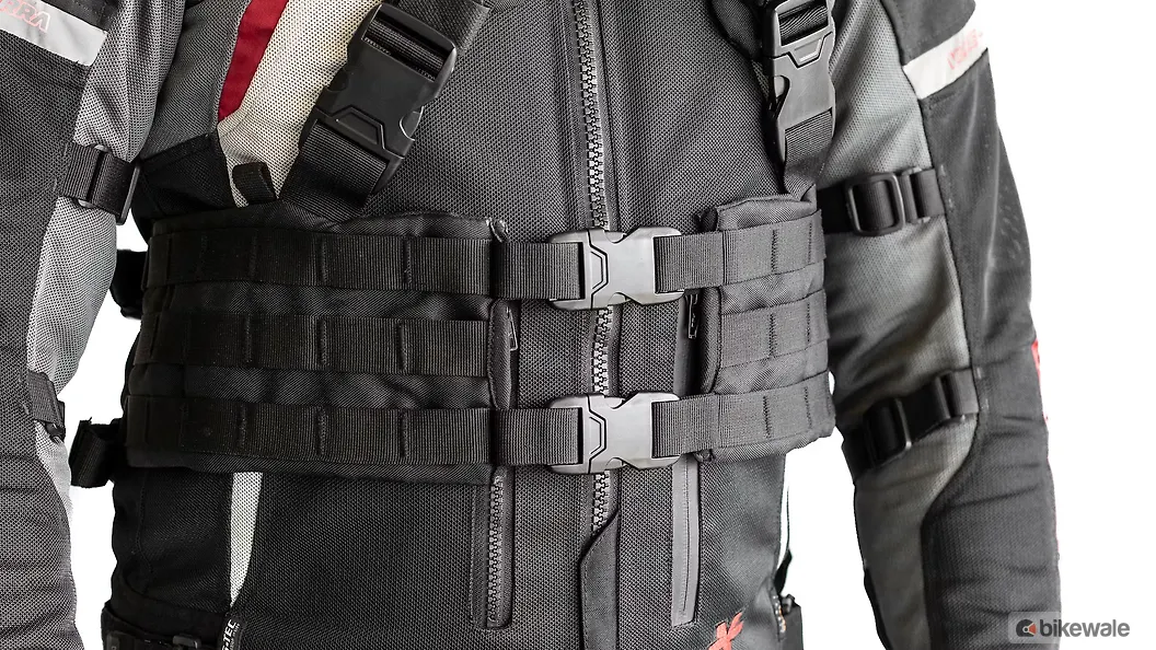 CFMoto 300NK Right Side View Image – BikeWale