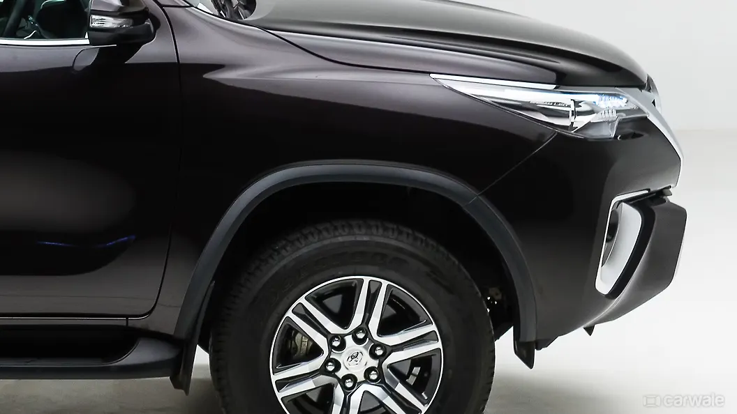 Fortuner [2016-2021] Front Fender Image, Fortuner [2016-2021] Photos in ...