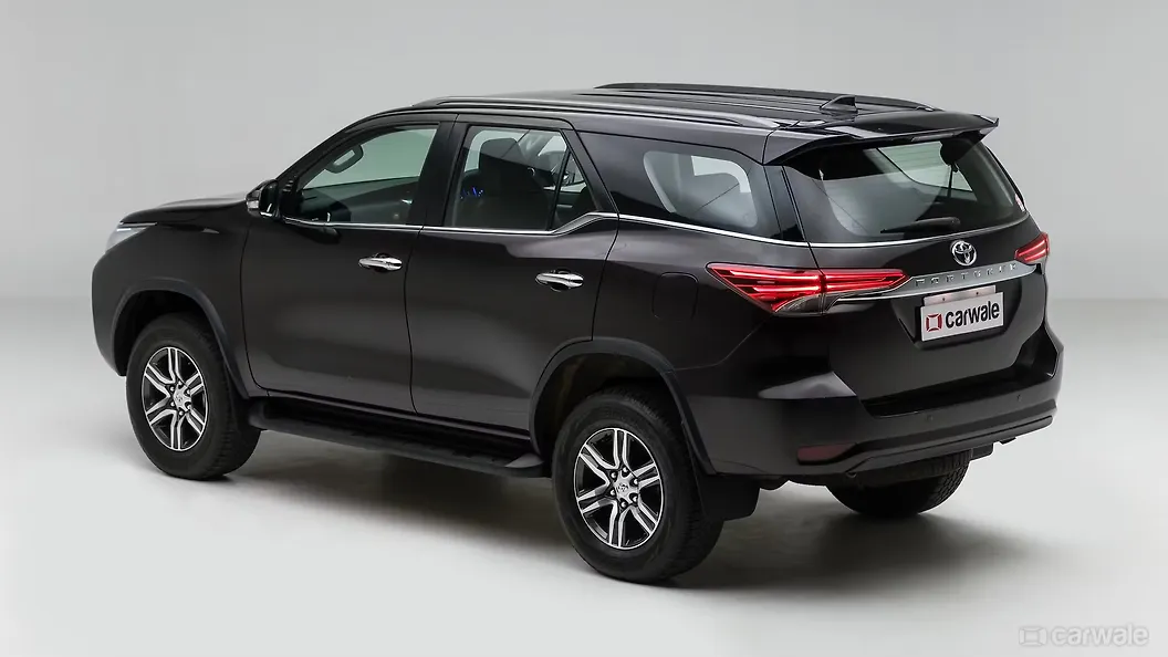 Fortuner Left Rear Three Quarter Image, Fortuner Photos in India - CarWale