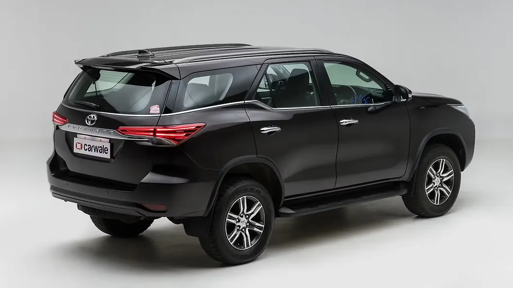 Toyota Fortuner Images, Interior & Exterior Photo Gallery - CarWale