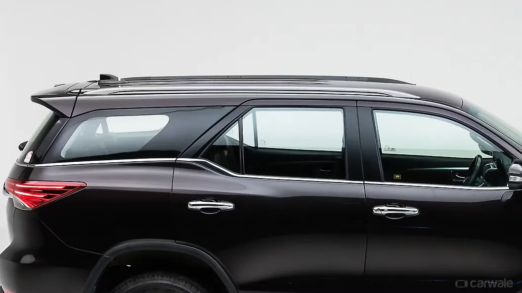 Fortuner [2016-2021] Side Glass Housing Image, Fortuner [2016-2021 ...