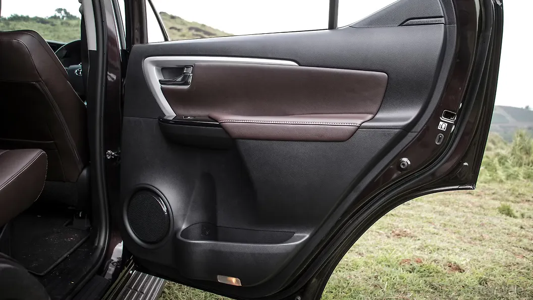 Fortuner Rear Door Pad Image, Fortuner Photos in India - CarWale