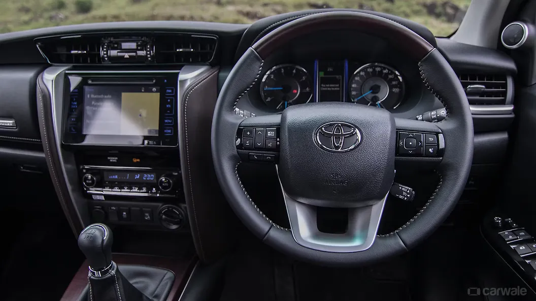 Fortuner [2016-2021] Steering Wheel Image, Fortuner [2016-2021] Photos ...