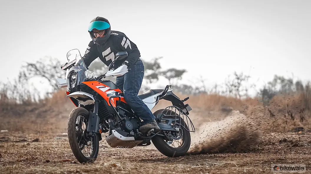 KTM 390 Adventure [2025] Right Side View Image – BikeWale