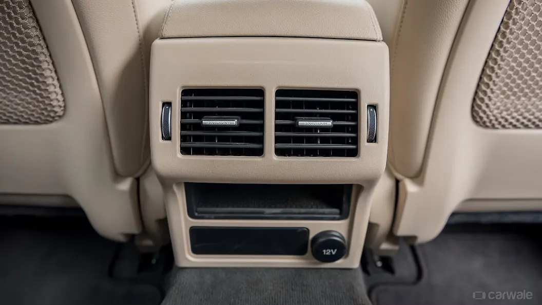 XF Rear Row Air Vent Image, XF Photos in India - CarWale