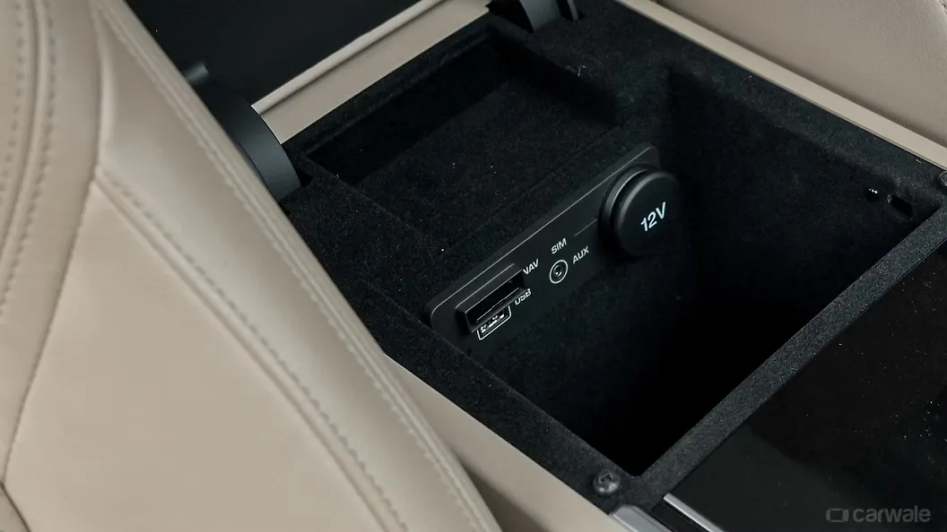 Xf Usb Portauxpower Socketwireless Charging Image Xf Photos In