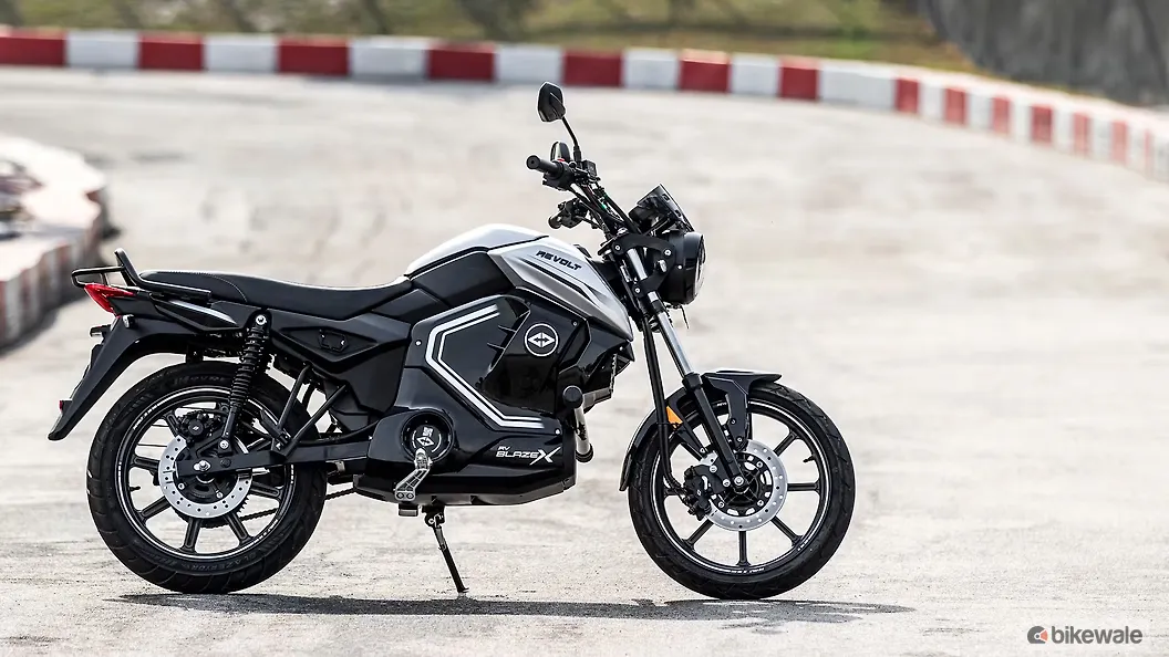 Revolt RV BlazeX Right Side View Image – BikeWale