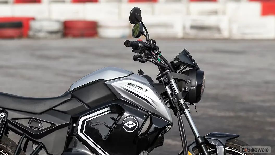 Revolt RV BlazeX Side Fairing Image – BikeWale