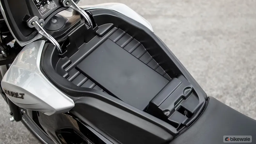 Revolt RV BlazeX Left Rear Three Quarter Image – BikeWale