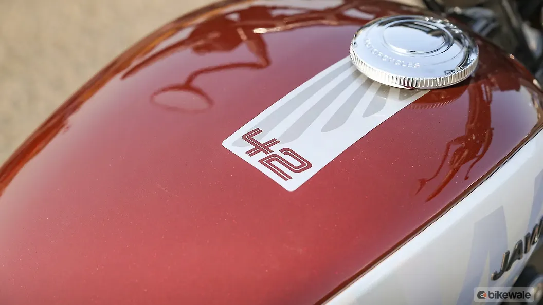Jawa 42 FJ Right Side View Image – BikeWale