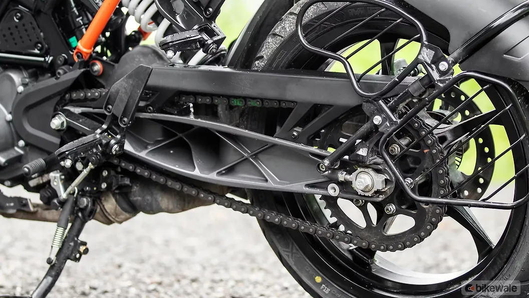 KTM 160 Duke Engine From Right Image – BikeWale