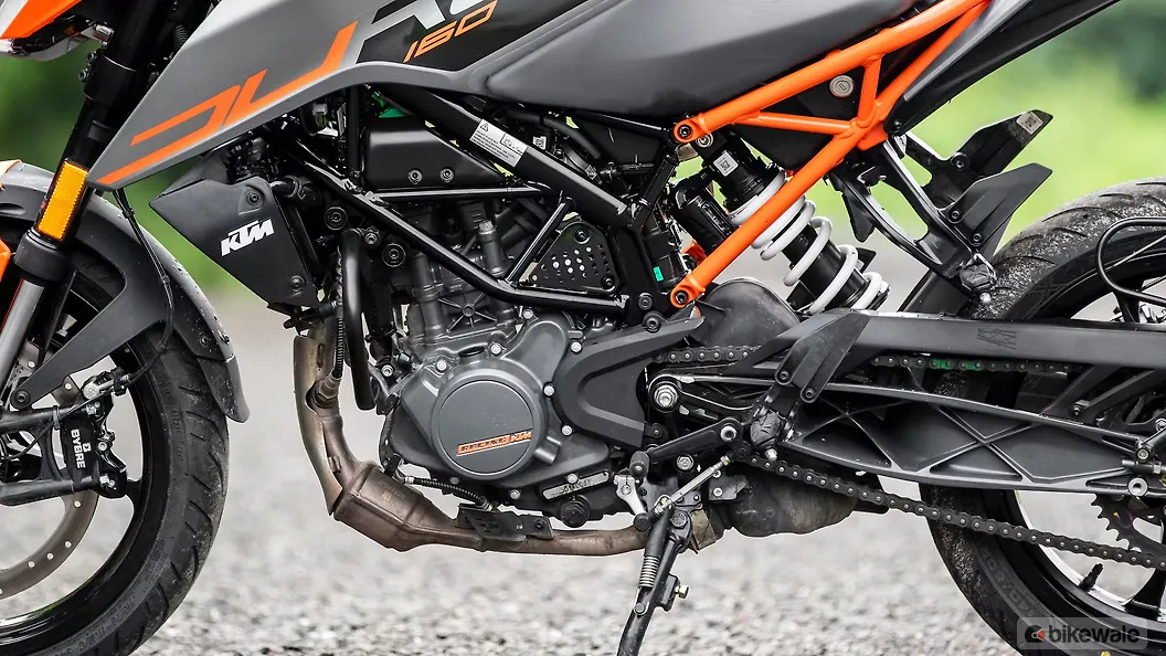 KTM 160 Duke Engine From Right Image – BikeWale