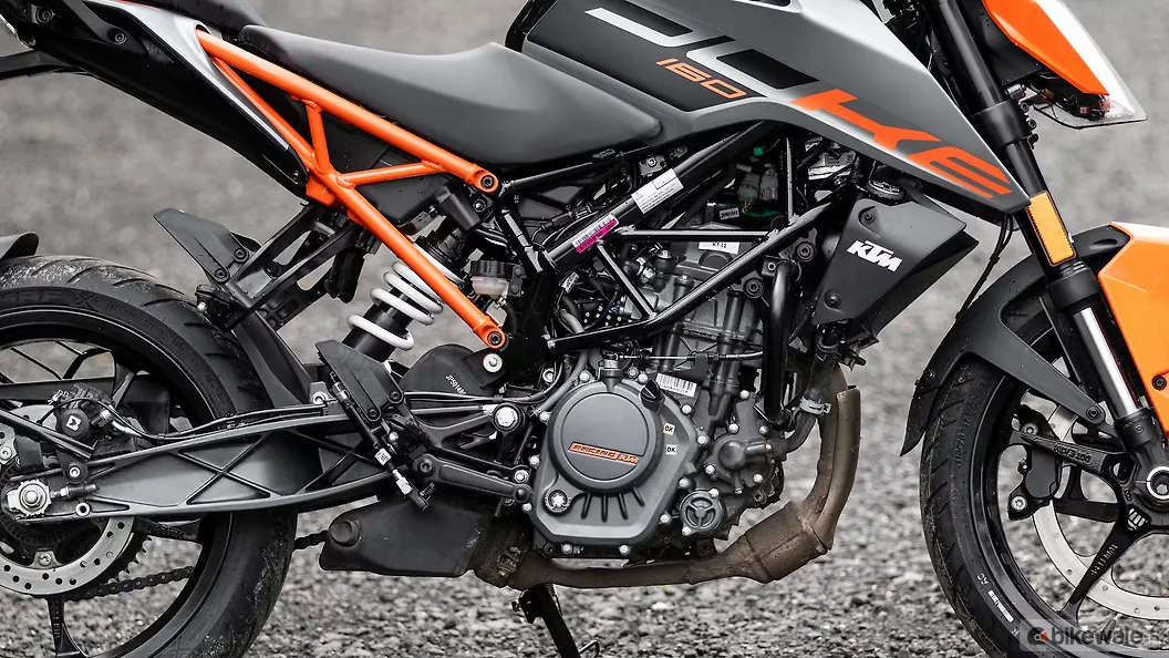 KTM 160 Duke Engine From Right Image – BikeWale