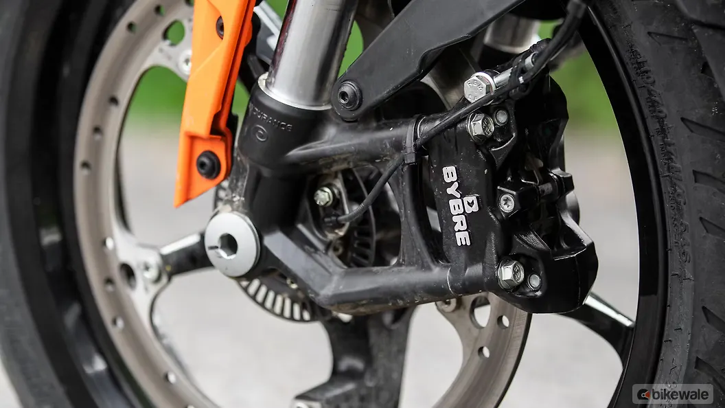 KTM 160 Duke Front Disc Brake Caliper Image – BikeWale