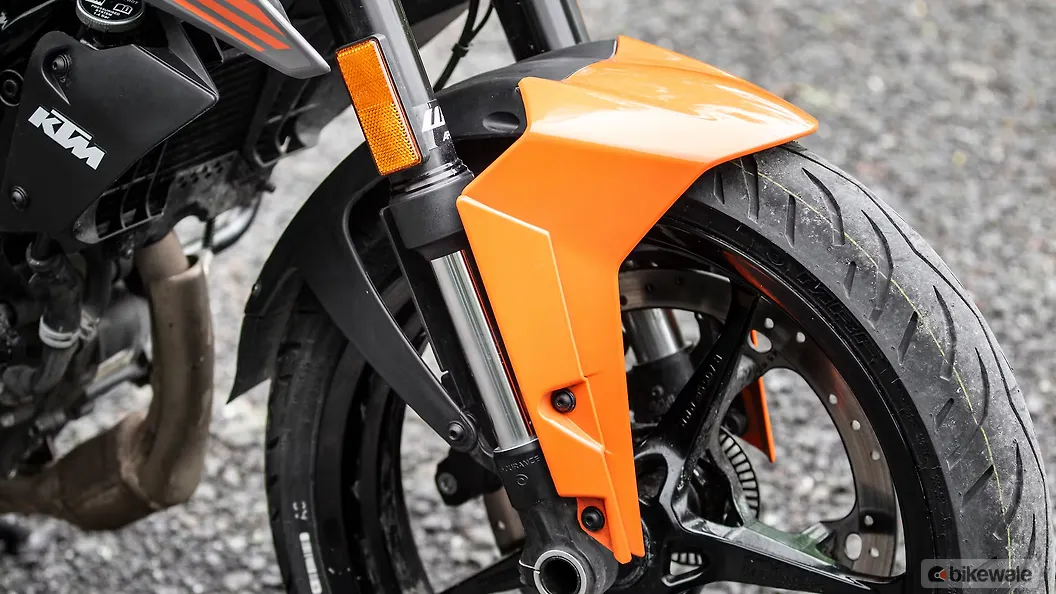KTM 160 Duke Rear View Mirror Image – BikeWale