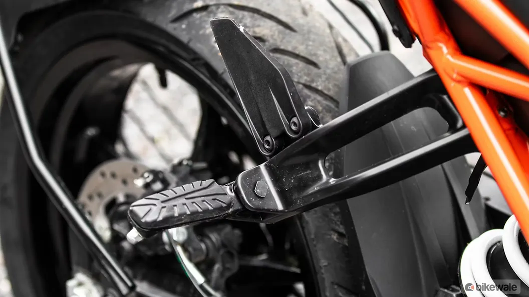 KTM 160 Duke Side Stand Image – BikeWale