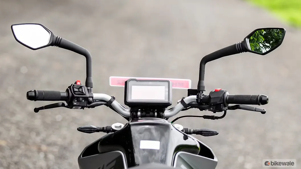 KTM 160 Duke Rear View Mirror Image – BikeWale
