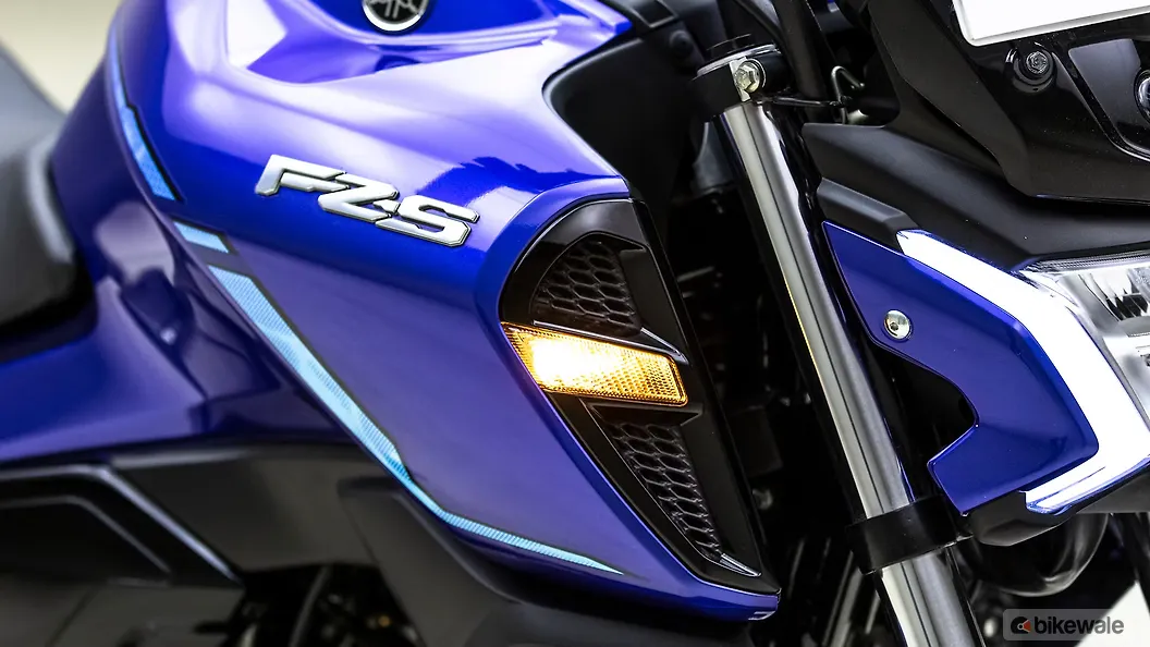 Yamaha FZ S Hybrid Front Turn Indicators Image – BikeWale