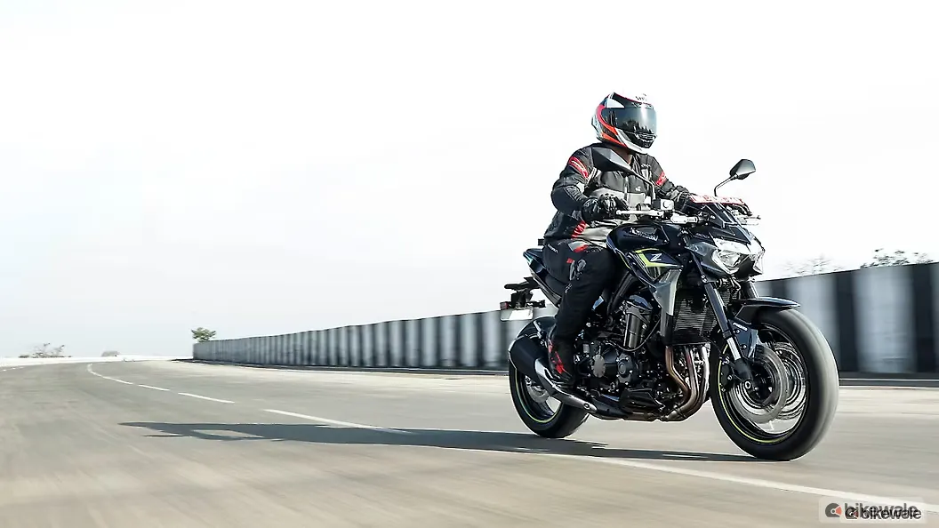 Kawasaki Z900 Left Side View Image – BikeWale