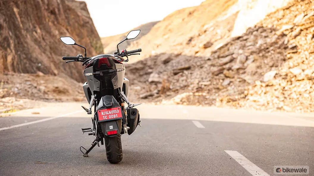 Hero Xtreme 250R Right Side View Image – BikeWale