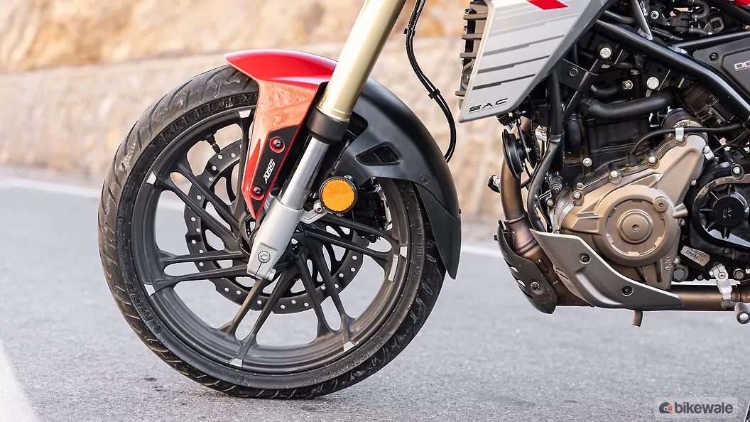 Hero Xtreme 250R Right Side View Image – BikeWale