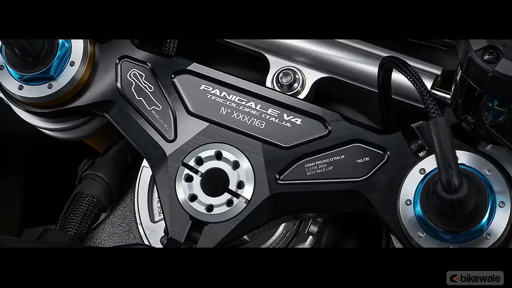 Ducati Panigale V4 Rear View Image – BikeWale