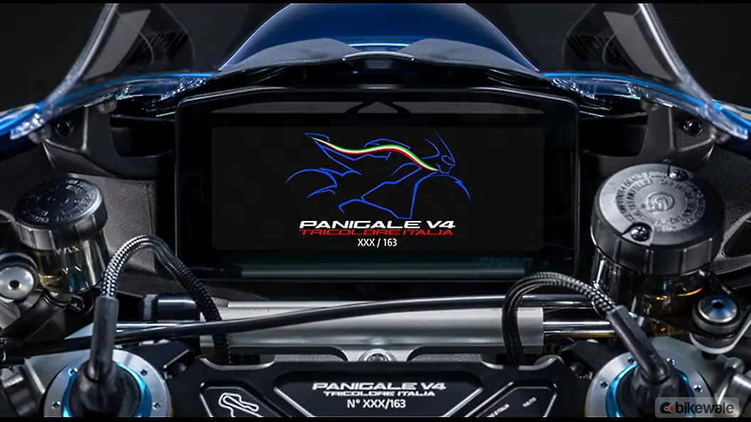 Ducati Panigale V4 Rear View Image – BikeWale