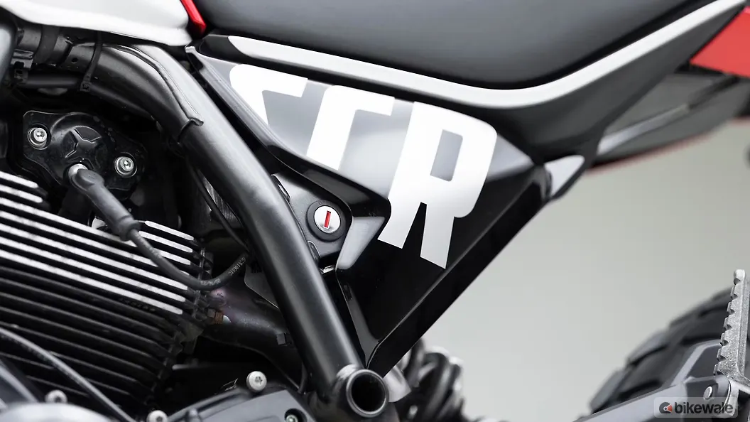 Ducati Scrambler Icon Seat Remove/Fix Lock Image – BikeWale