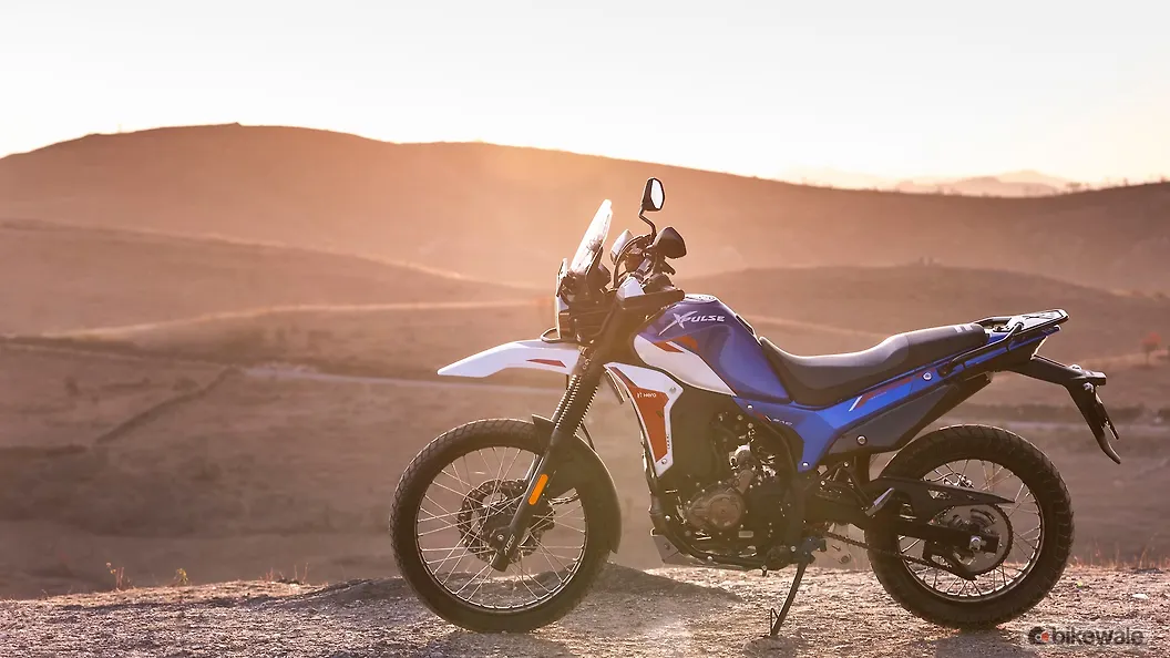 Hero Xpulse 210 Right Side View Image – BikeWale