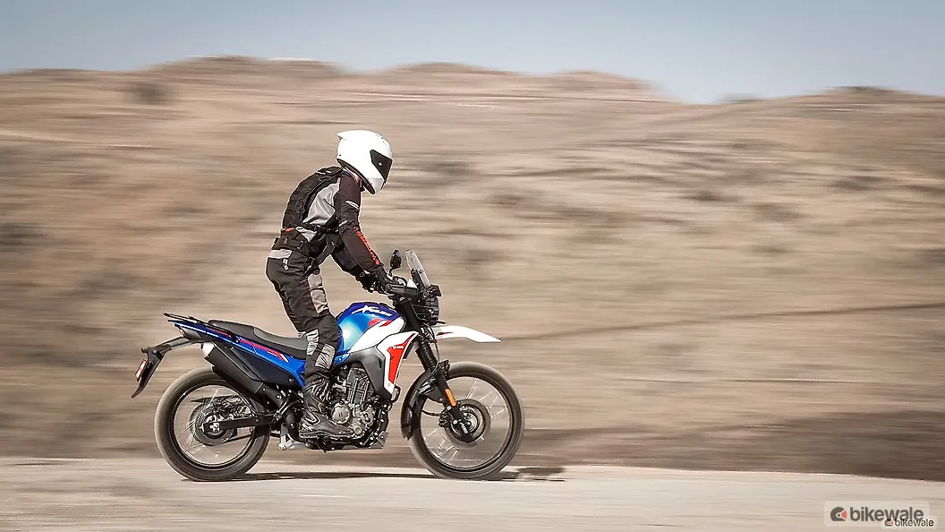 Hero Xpulse 210 Right Side View Image – BikeWale