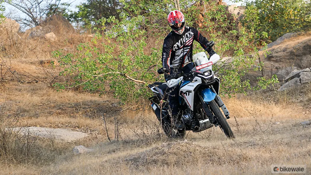 CFMoto 450 MT Right Side View Image – BikeWale