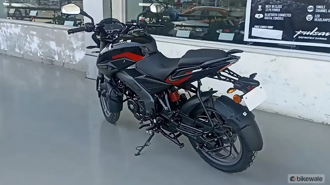 Bajaj Pulsar NS160 Right Side View Image – BikeWale