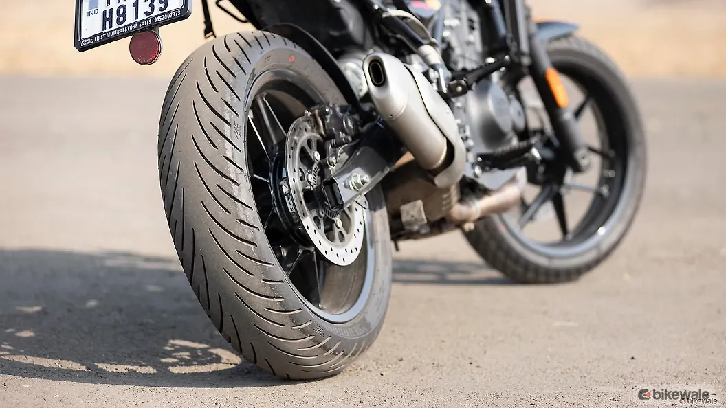 Royal Enfield Guerrilla 450 Rear Wheel Image – BikeWale