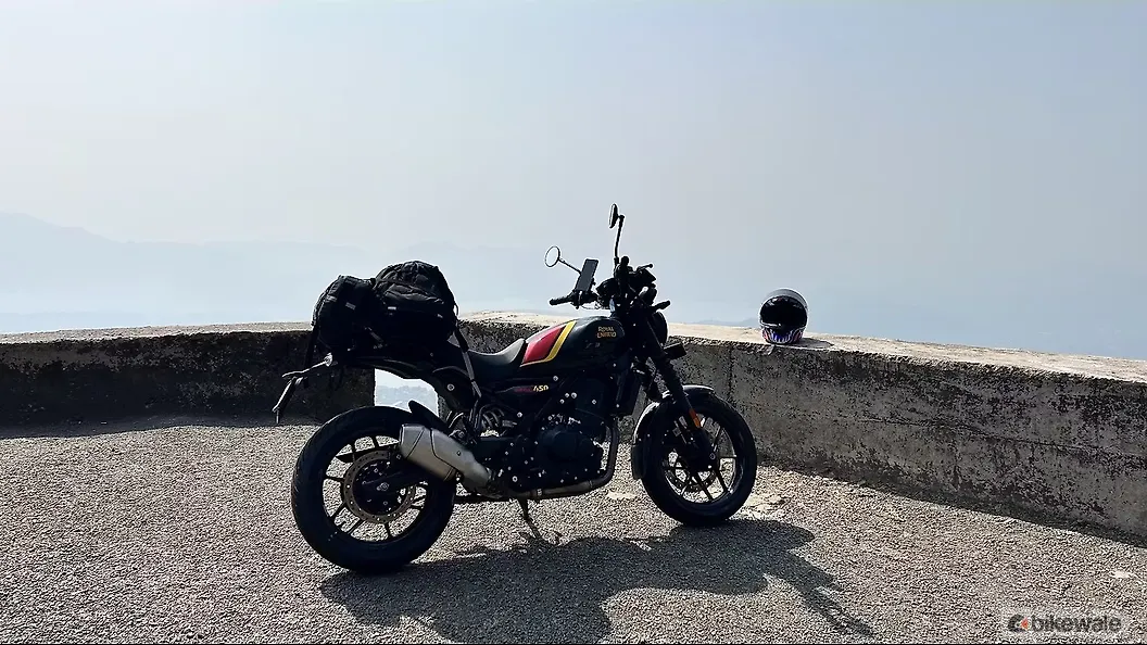 Royal Enfield Guerrilla 450 Right Rear Three Quarter Image – BikeWale