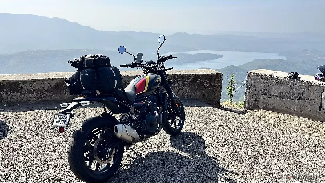 Royal Enfield Guerrilla 450 Right Rear Three Quarter Image – BikeWale