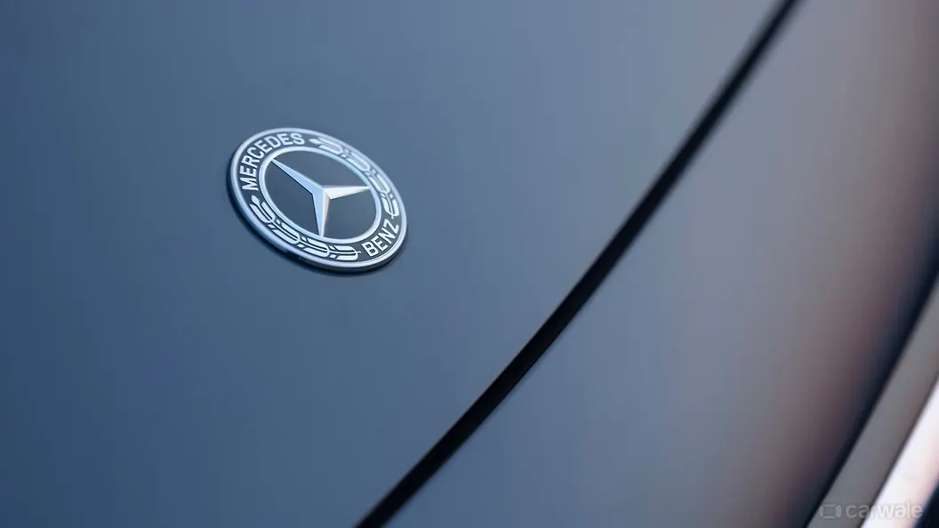 E-Class Front Logo Image, E-Class Photos in India - CarWale