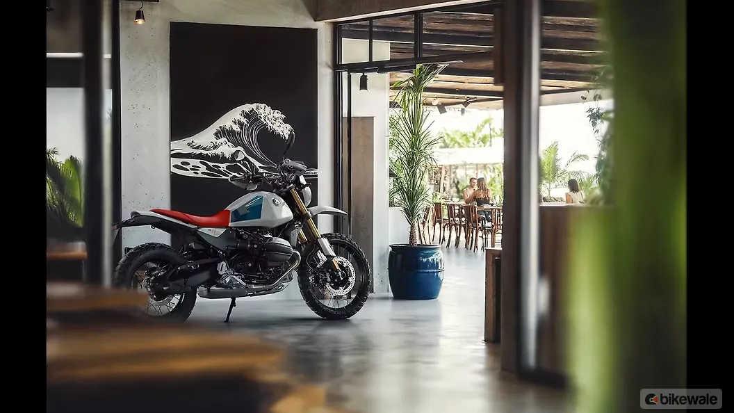 BMW R 12 Right Side View Image – BikeWale