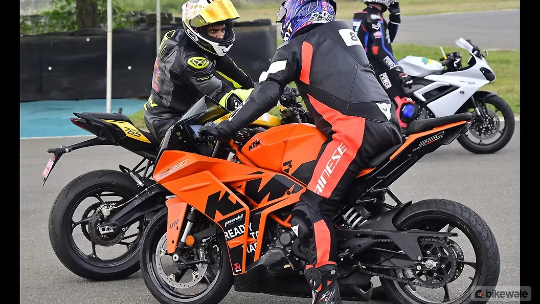 KTM RC 390 Left Rear Three Quarter Image – BikeWale