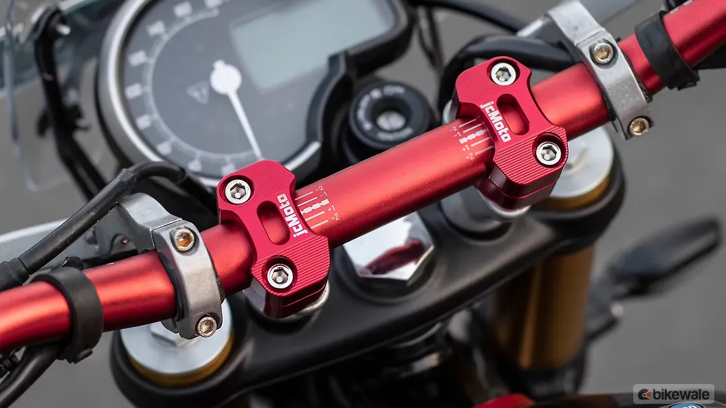 Triumph Scrambler 400 X Handlebar Image – BikeWale