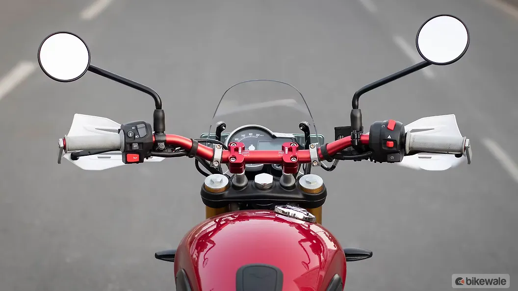 Triumph Scrambler 400 X Handle Bar Image – BikeWale
