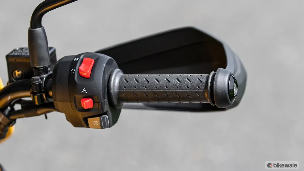 Triumph Scrambler 400 XC Front Wheel Image – BikeWale