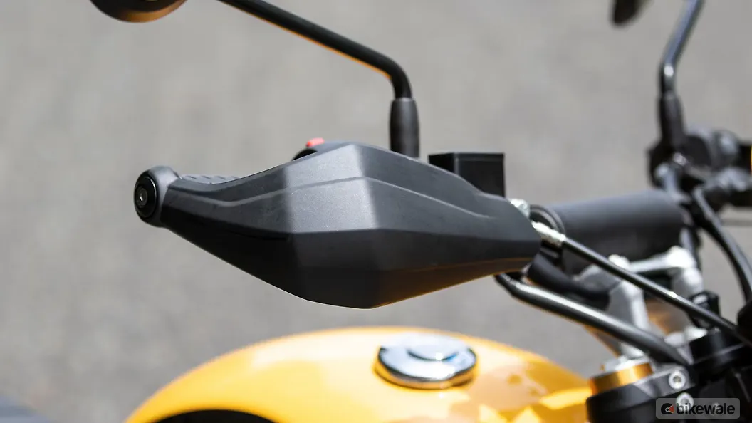 Triumph Scrambler 400 XC Hand Guards Image – BikeWale