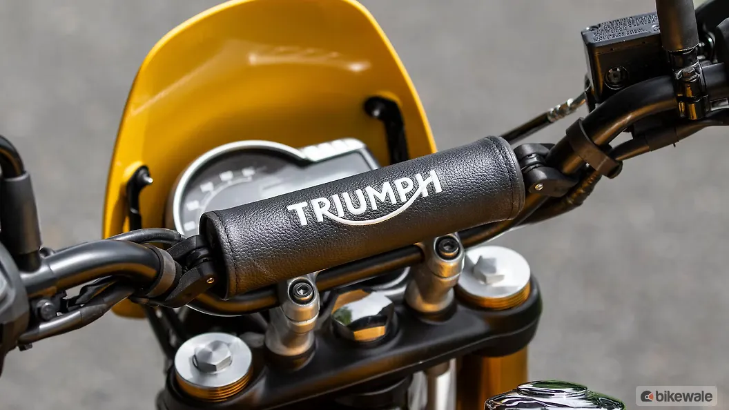 Triumph Scrambler 400 XC Handlebar Clamp Image – BikeWale