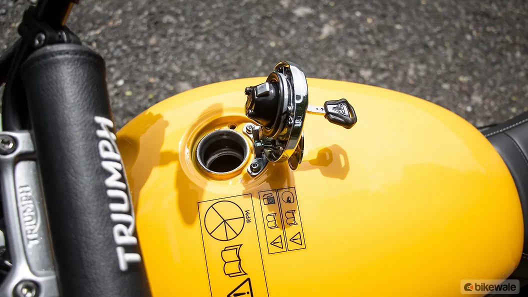 Triumph Scrambler 400 XC Fuel Tank Image – BikeWale